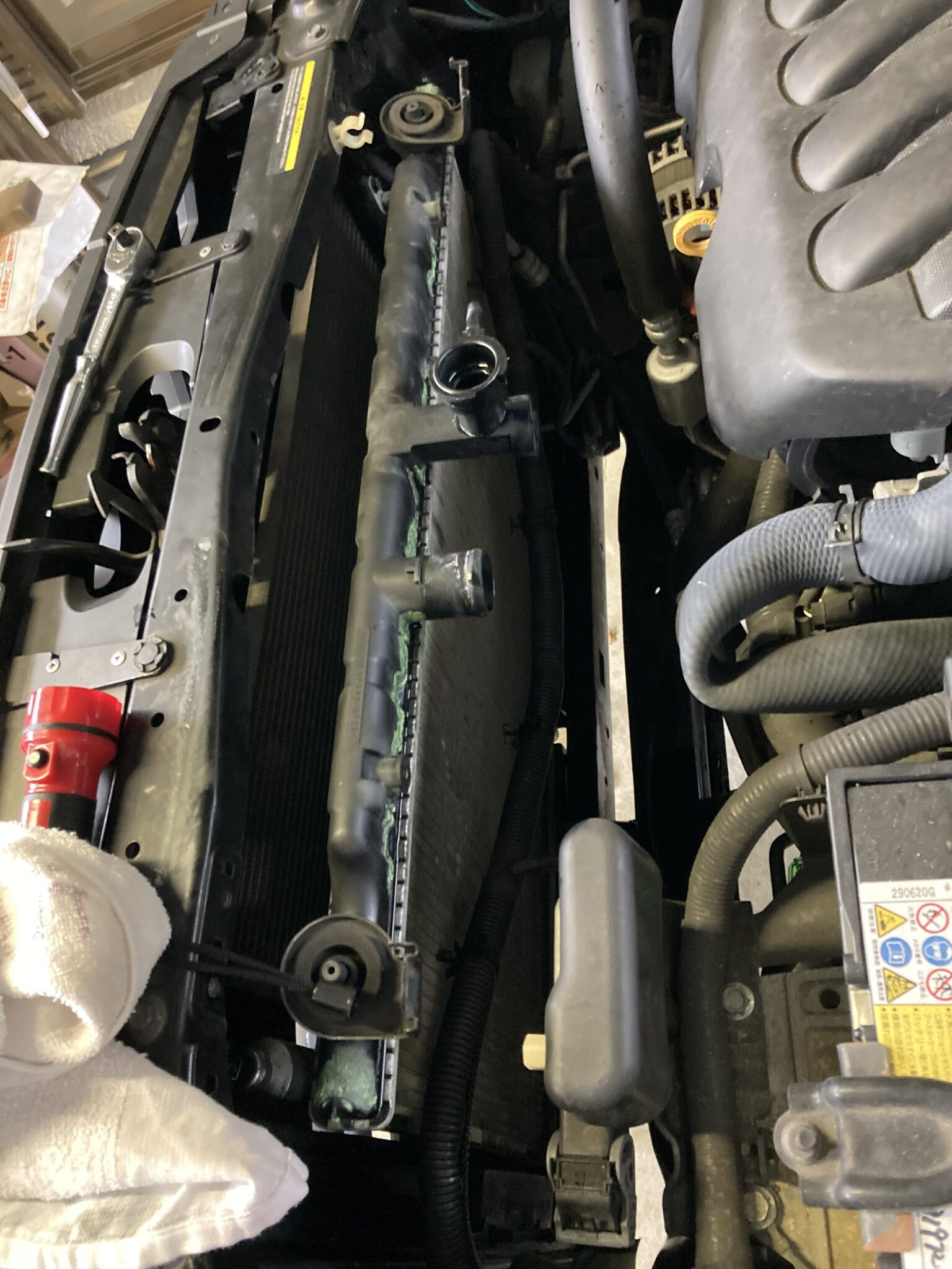 日産 エクストレイル【NT-31】冷却水漏れの原因はラジエーター 交換＆費用解説 | 僕の整備キロクボ